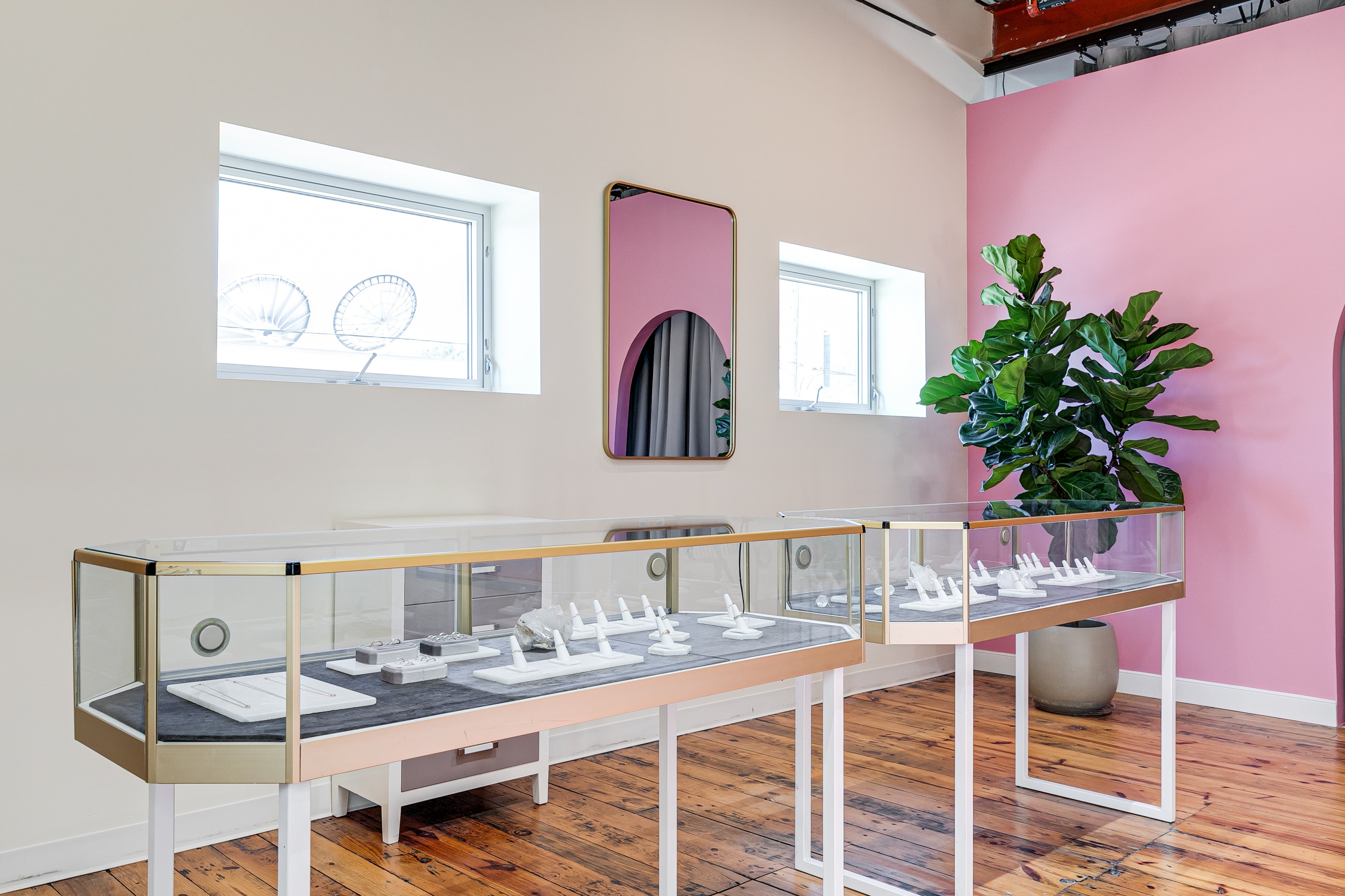 Finding Your Perfect Match - The Nine Roses Guide to Choosing a Weddin